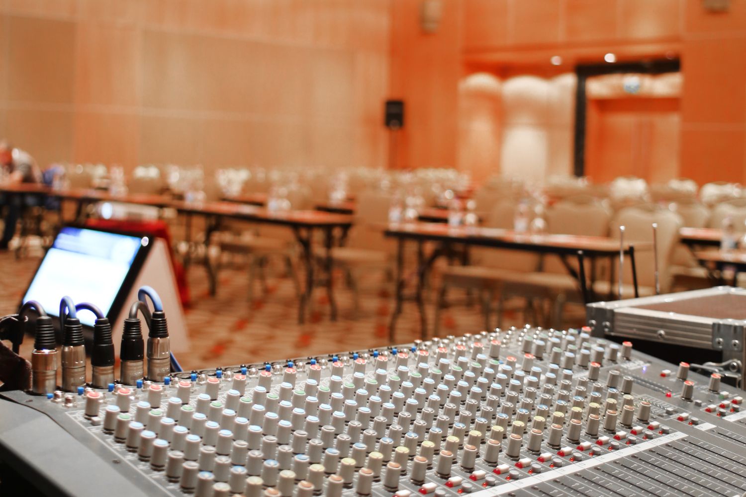 How to Choose the Right AV Integrator: 7 Key Steps | Tru-Connect